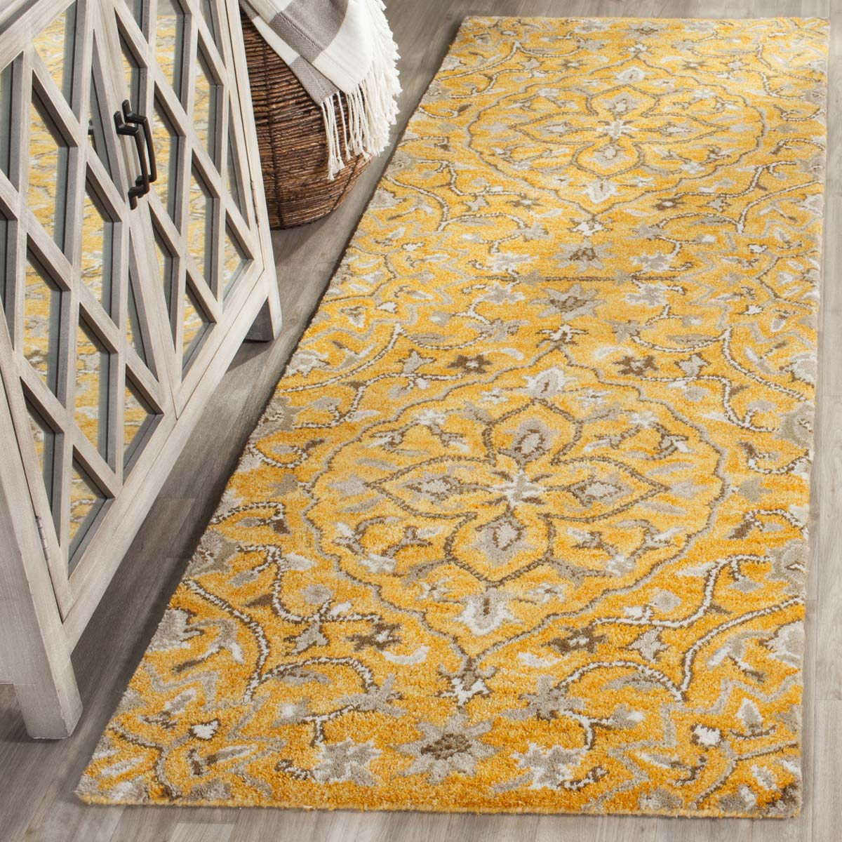 Safavieh Bella Rug Collection BEL673A - Gold / Taupe