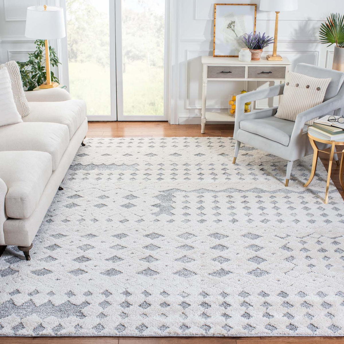 Martha Stewart Rug Collection: MSR0737A - White / Light Grey
