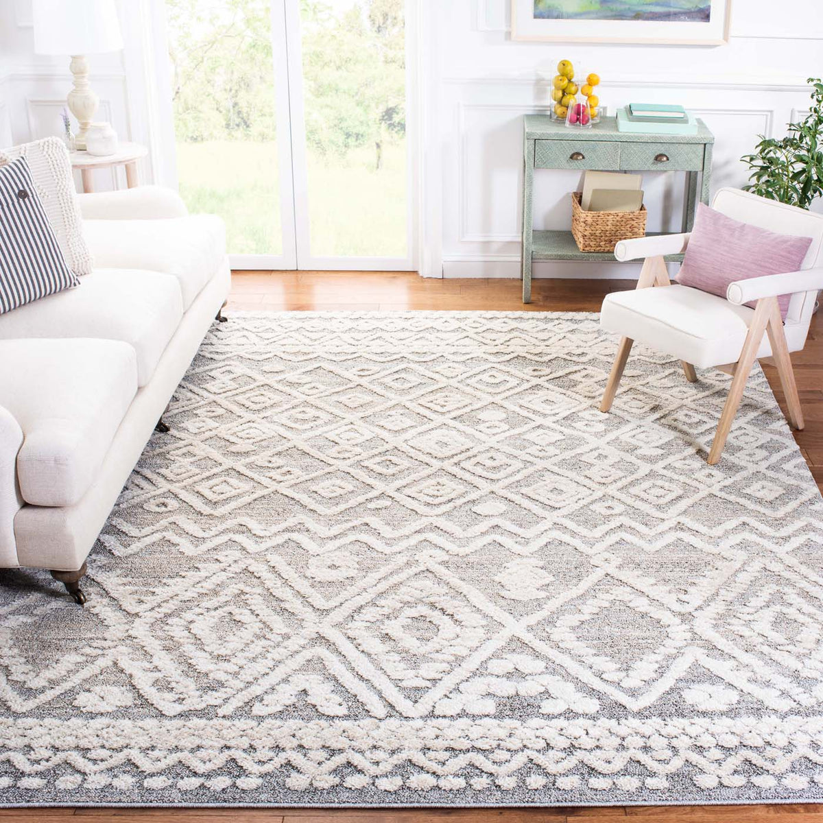 Martha Stewart Rug Collection: MSR0788B - Beige / White